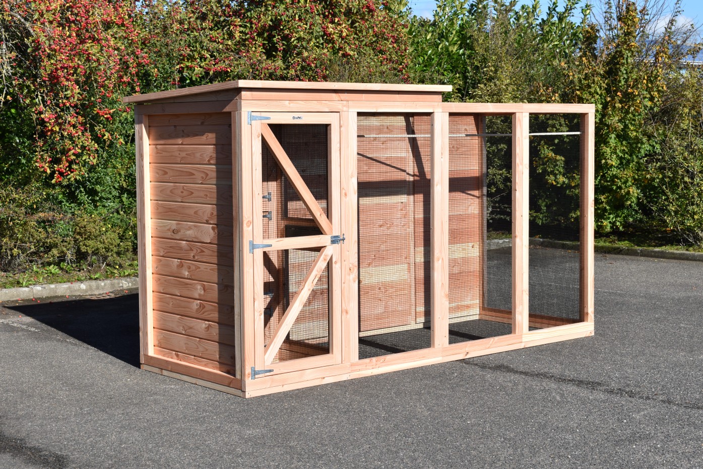 Schöne Voliere Flex aus Douglasienholz